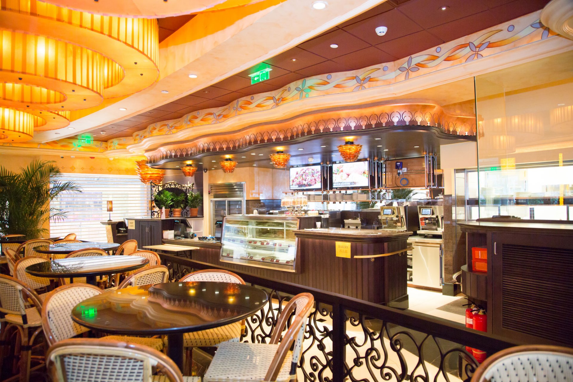 Casual Dining & Cafes